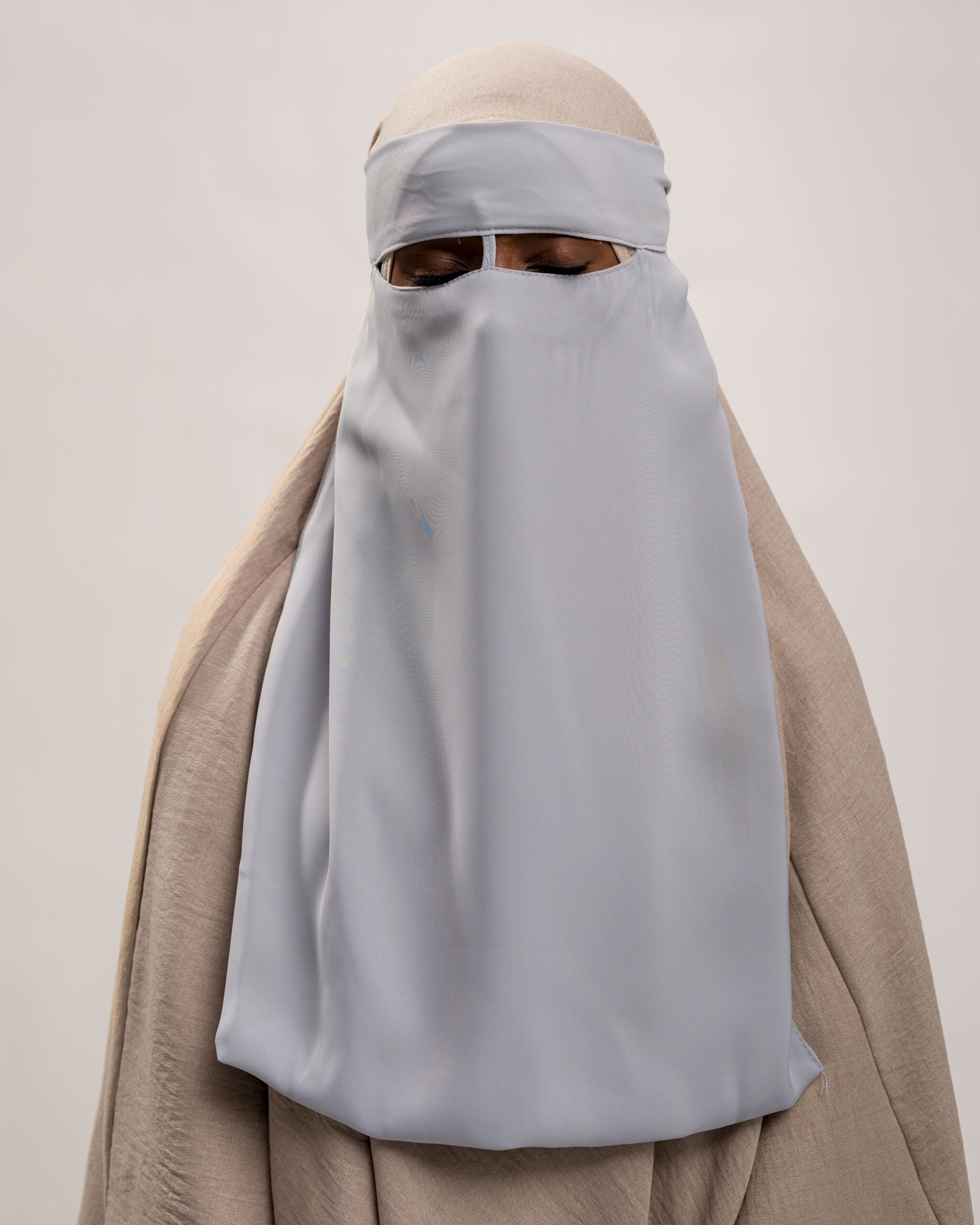 Tie-back niqab Luxe Performance Icegrey – SOTRA